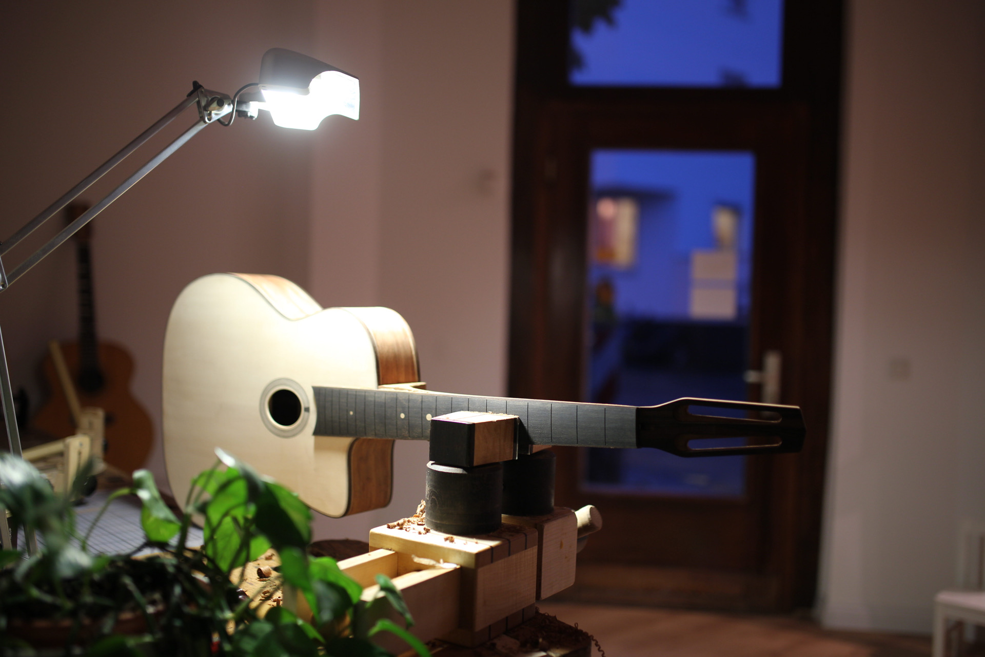 Schleifen was das Zeug hält – Gitarrenbau – Marko Dujic